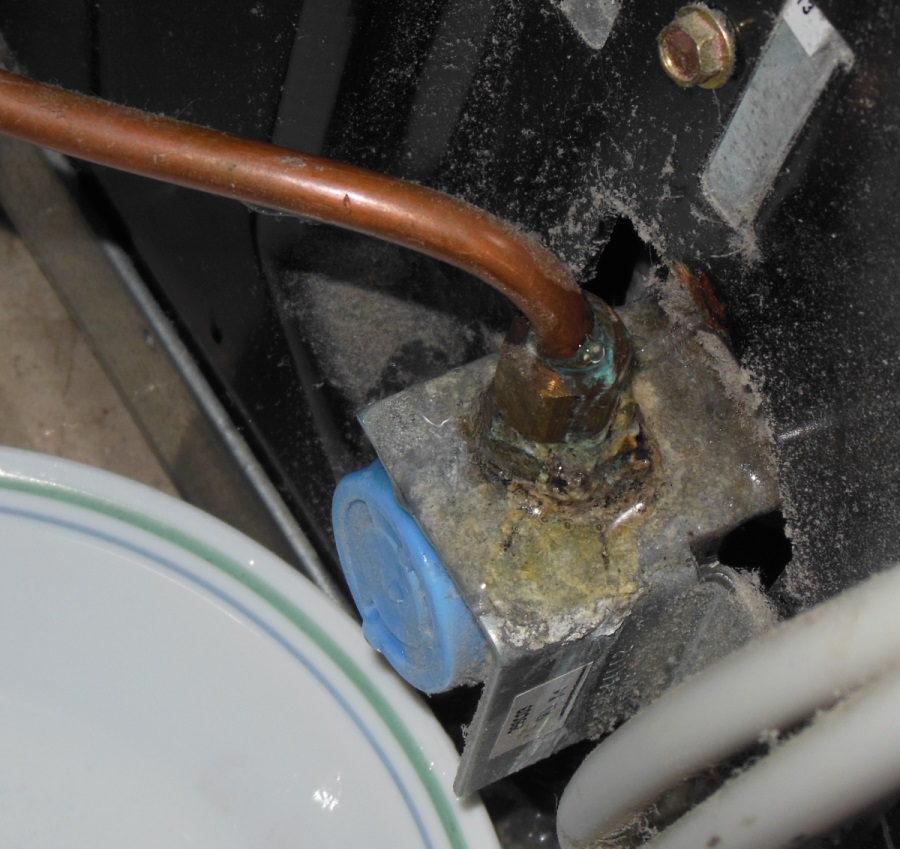 How to fix a leaking refrigerator? - Reliable HVAC & Appliance Repair ...